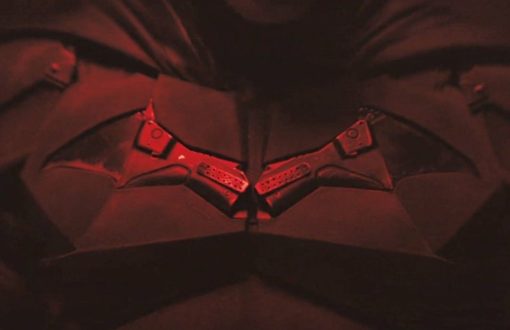 The Batman Director Matt Reeves Unveils First Look at the Batsuit